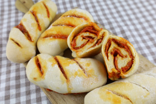 Pão com chouriço (Bread with chorizo) - Portuguese recipe